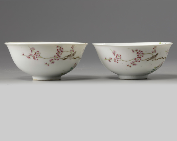 A pair of Chinese famille rose 'magpie and prunus' bowls