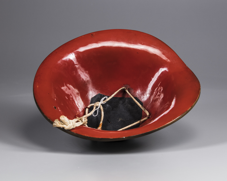 A JAPANESE LACQUER JINGASA (HELMET), LATE EDO