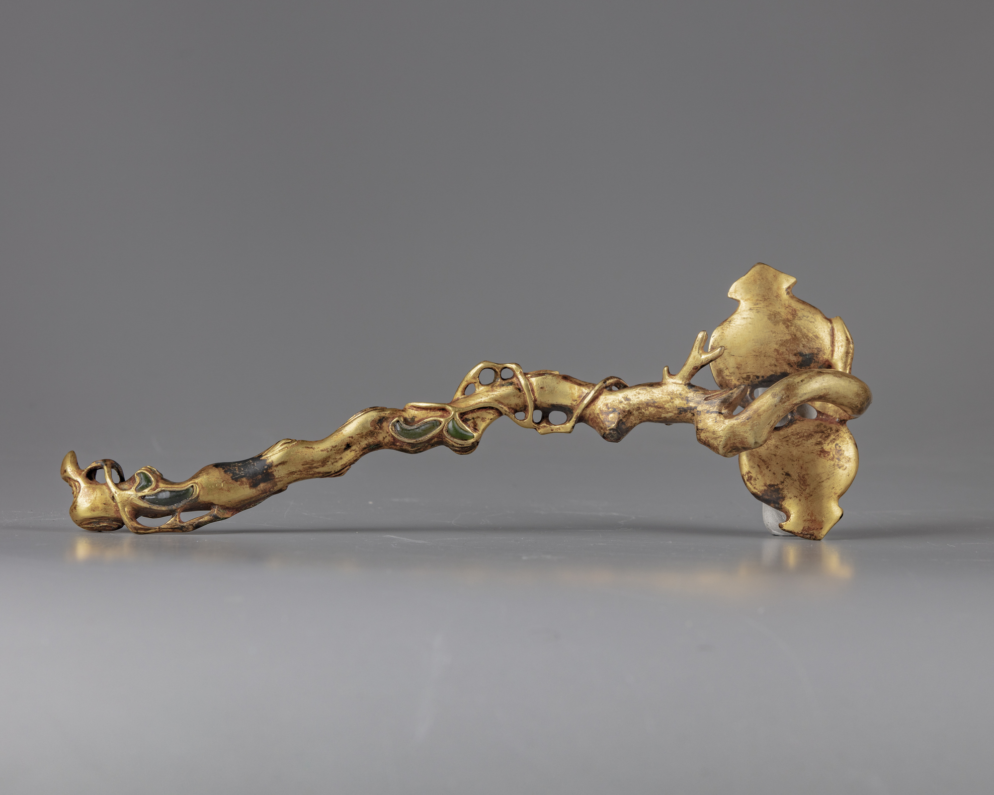 A CHINESE GILT BRONZE SCEPTRE WITH JADE INLAY
