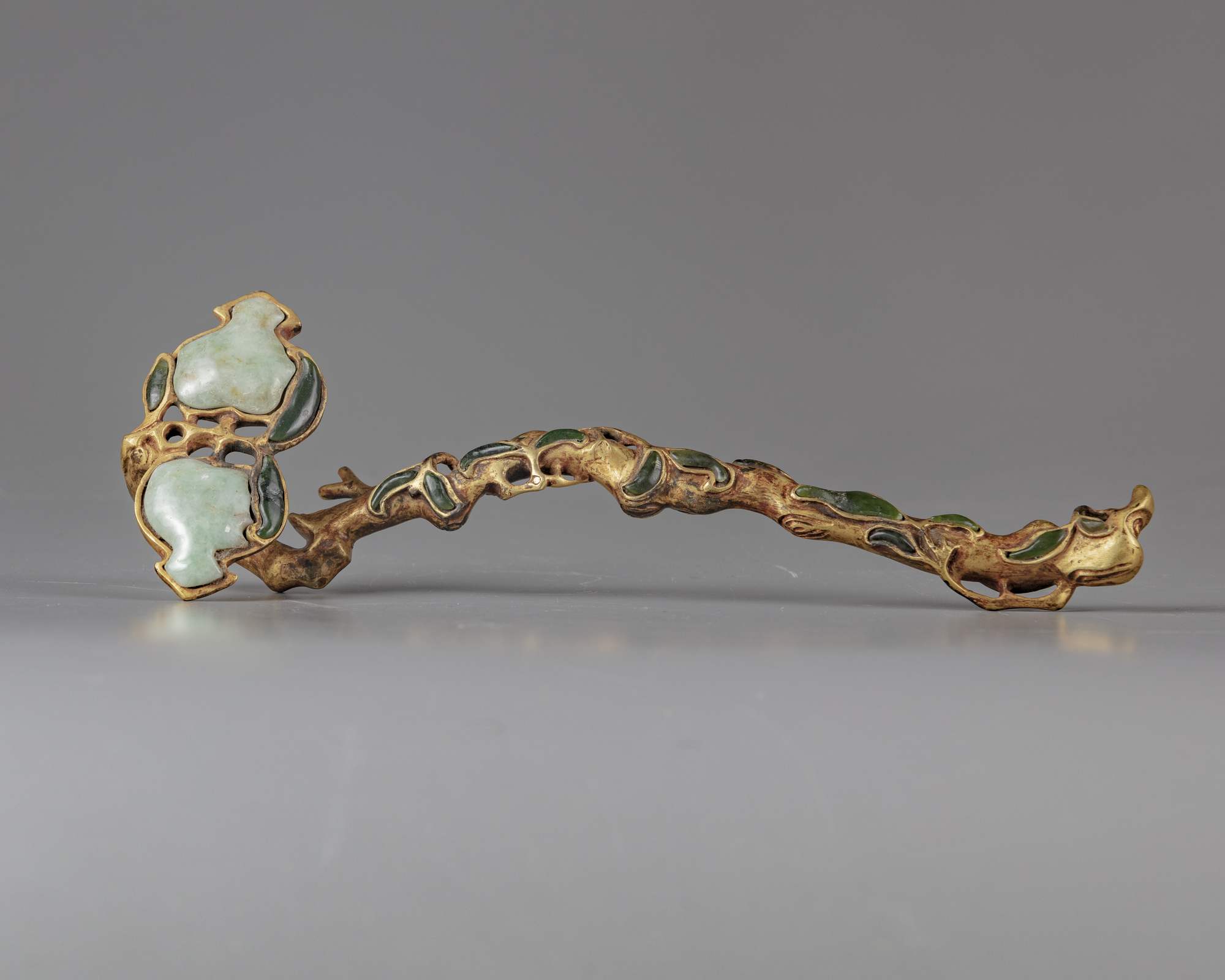 A CHINESE GILT BRONZE SCEPTRE WITH JADE INLAY