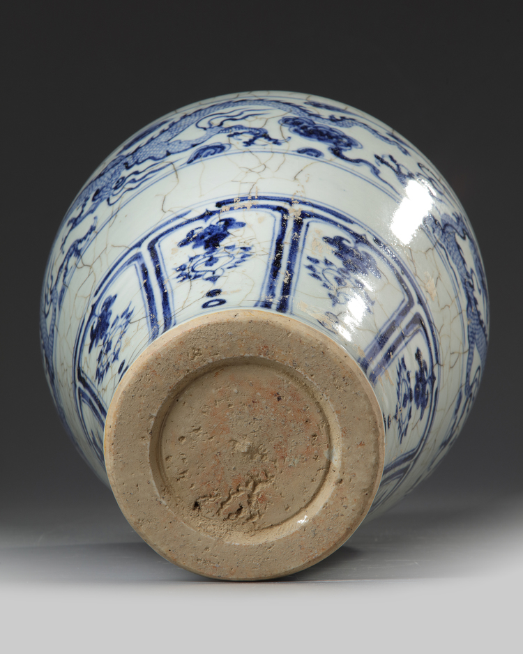 A large Chinese meiping crackled vase