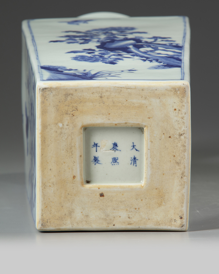 A Chinese blue and white sqaure vase