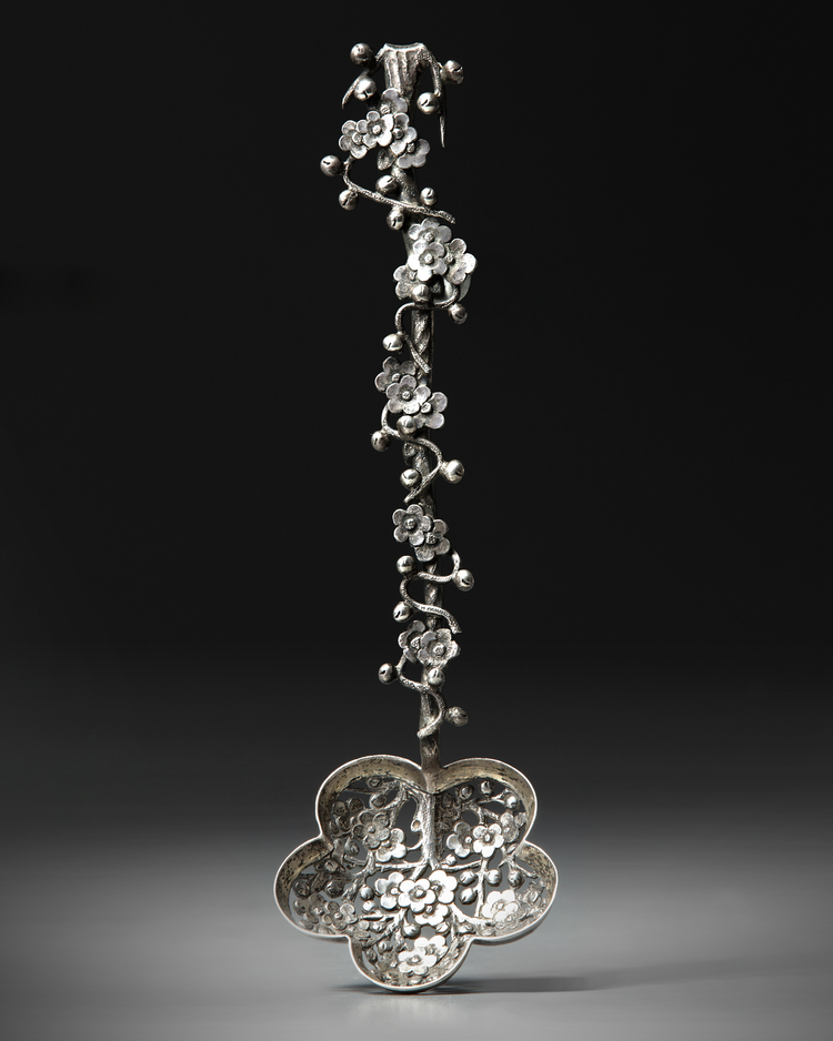 A CHINESE SILVER SPOON, MARK (LUEN WO, SHANGHAI), 19TH CENTURY