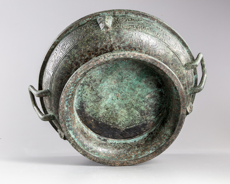 A CHINESE BRONZE RITUAL WATER VESSEL, PAN, ZHOU STYLE