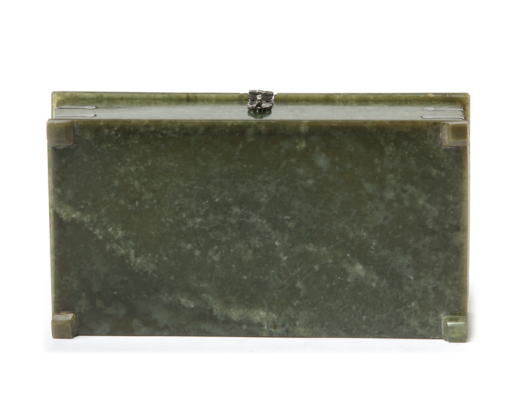 A JADE BOX WITH SILVER FITTINGS,19TH CENTURY