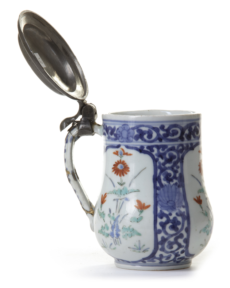 A JAPANESE BEER MUG, 1680-1700