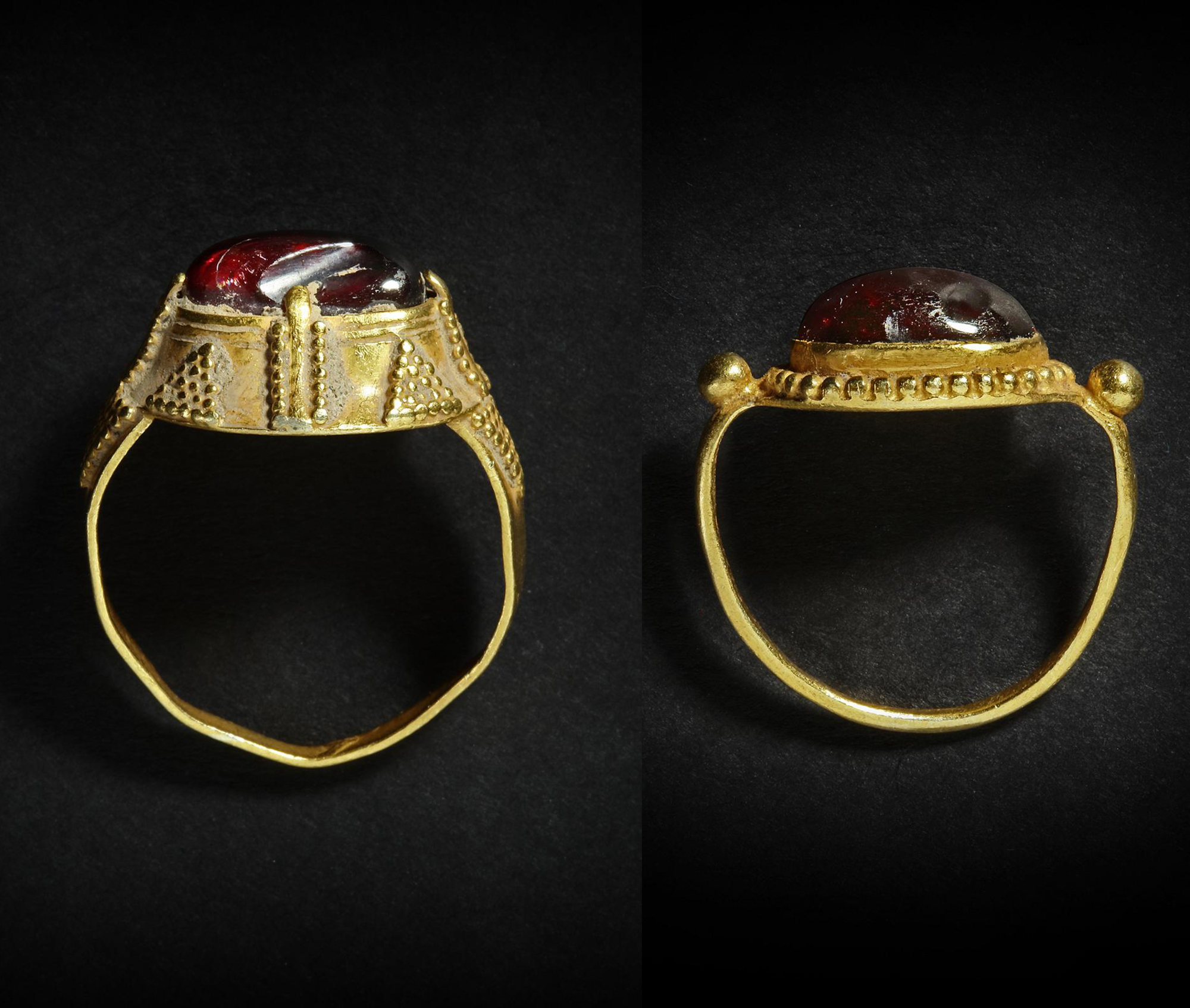 TWO ISLAMIC GOLDEN RINGS, 12TH-13TH CENTURY
