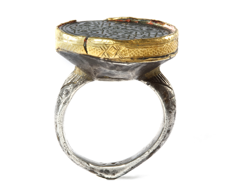 A TIMURID SEAL RING WITH NEPHRITE JADE INSCRIPTION, LATE 15TH-EARLY ...