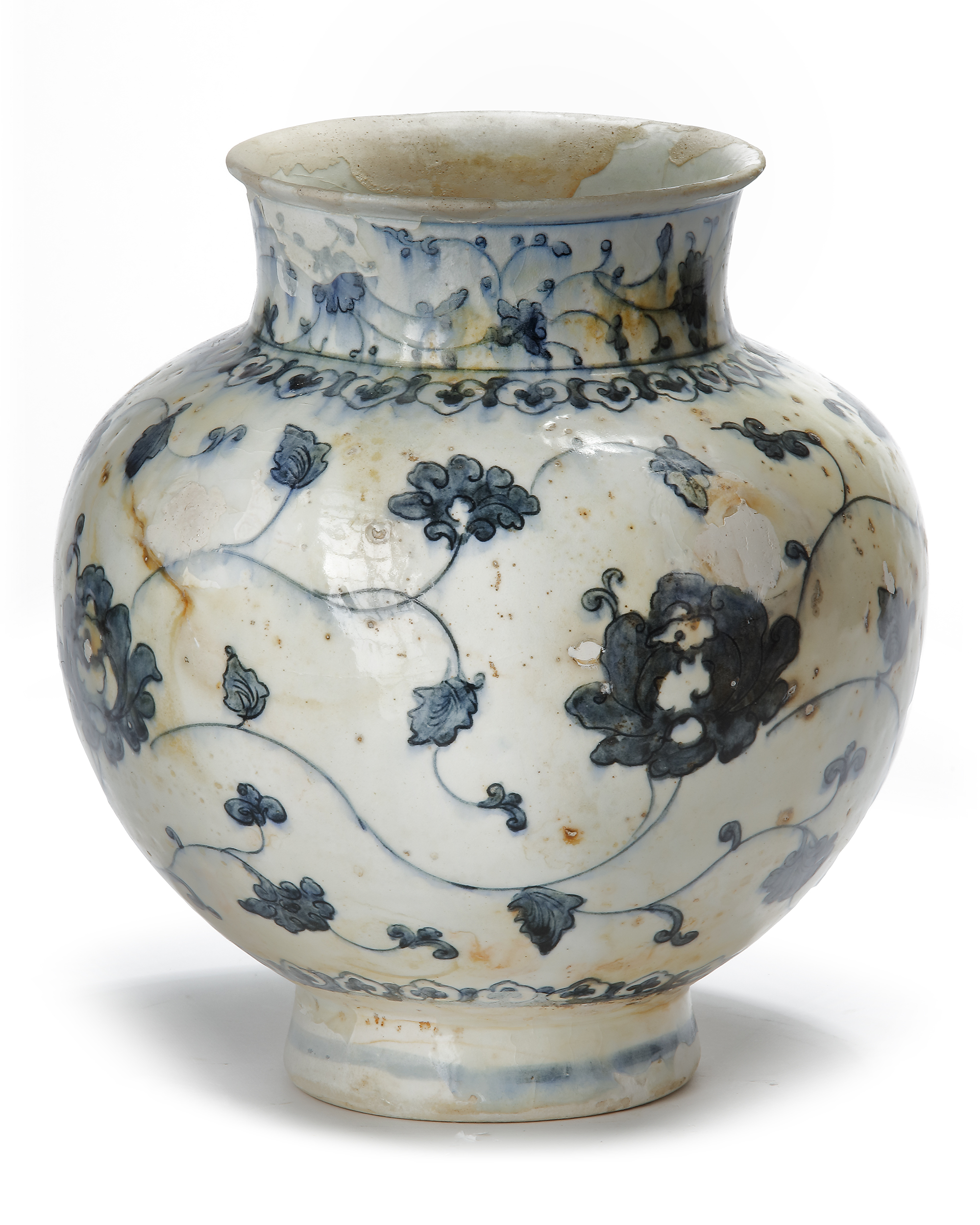 A SAFAVID BLUE AND WHITE POTTERY VASE, PERSIA, 17TH CENTURY