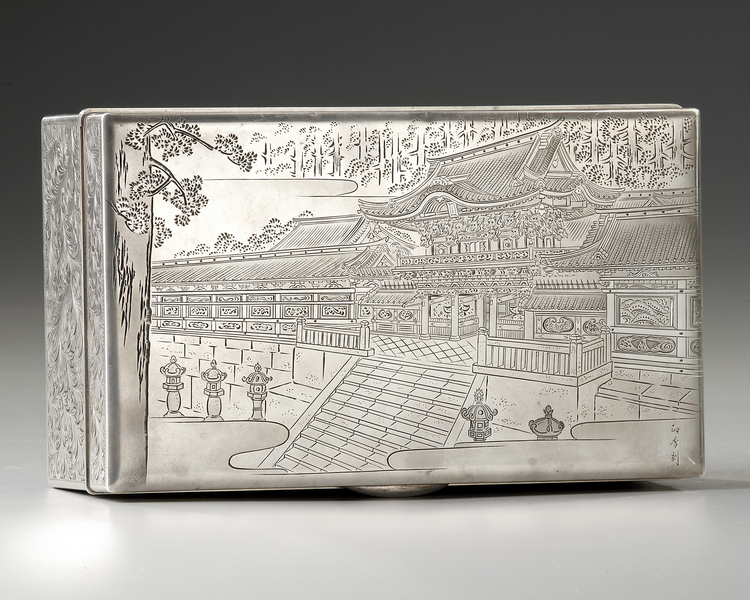 A JAPANESE EXPORT ENGRAVED BOX, 19TH CENTURY