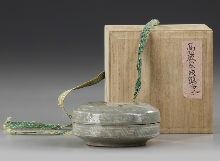A SMALL KOREAN BOX WITH A LID, GORYEO DYNASTY (918-1392)