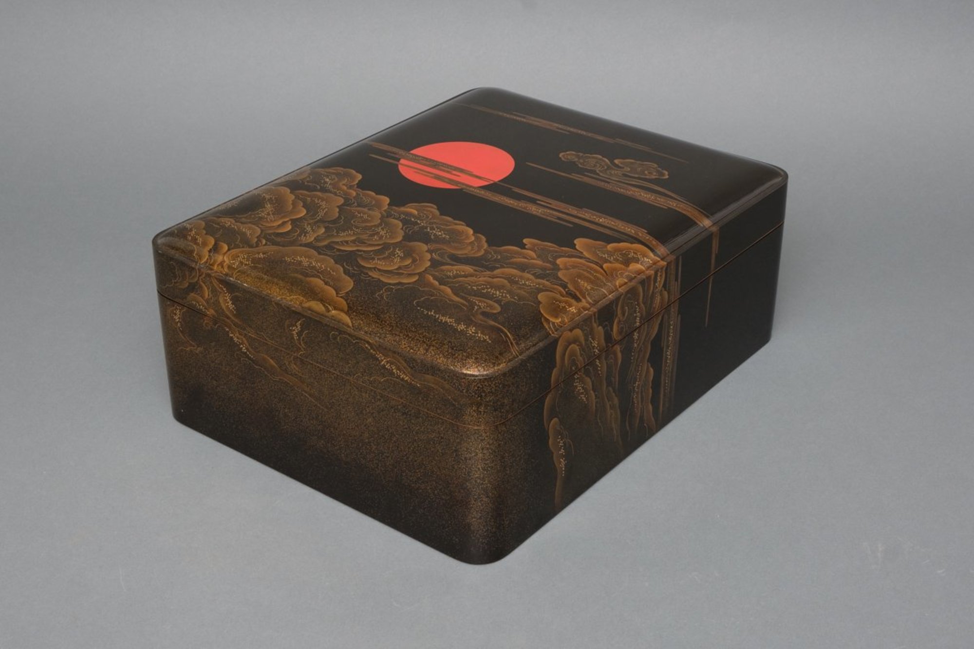 A UNIQUE JAPANESE SET OF 5 PIECES OF LACQUERWARE, MEIJI PERIOD (1868-1912)