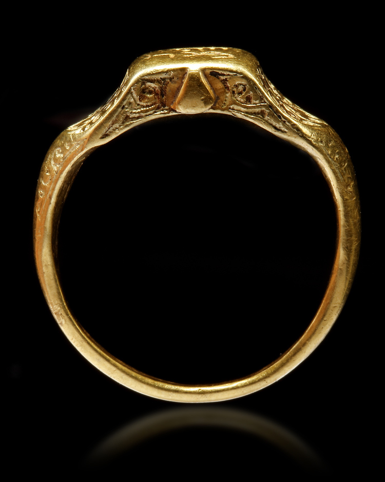 A GOLD SEAL RING