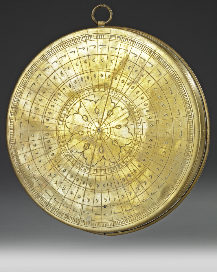 A BRONZE QIBLA INDICATOR WITH COMPASS, 19TH -20TH CENTURY