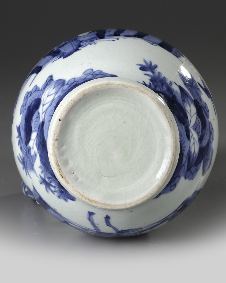 A JAPANESE JAR, LATE 17TH CENTURY