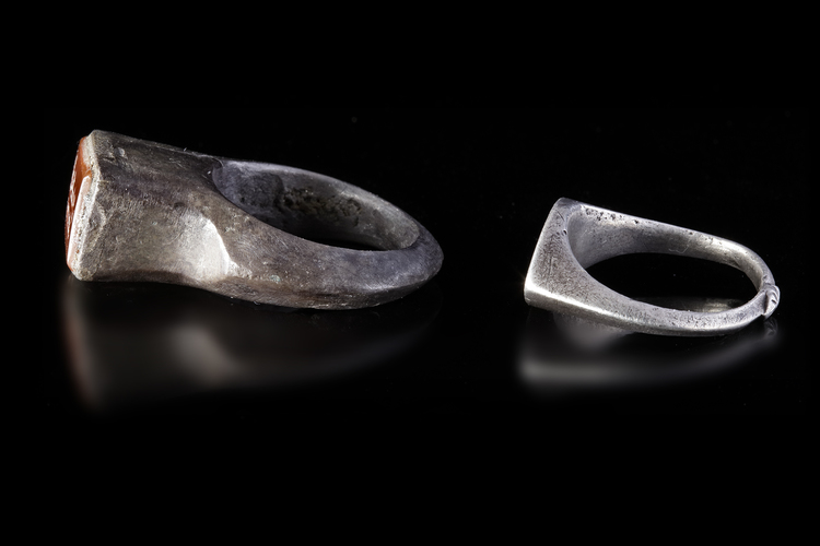 TWO SILVER SEAL RINGS, 9TH-14TH CENTURY