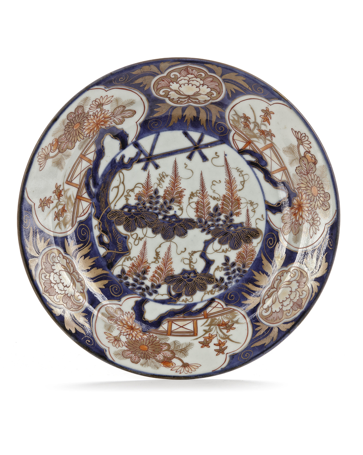 A JAPANESE IMARI PORCELAIN, 17TH CENTURY
