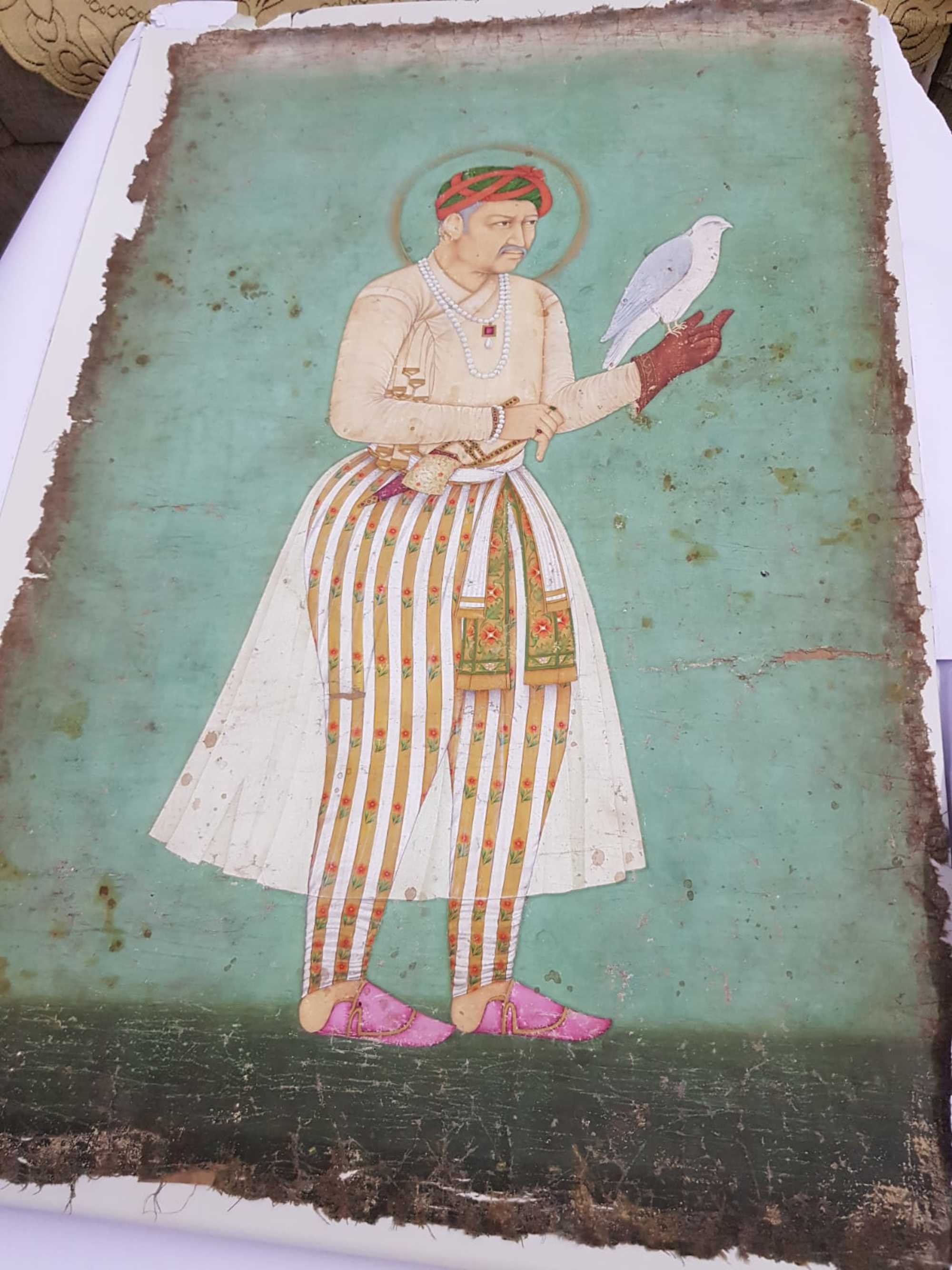 A MONUMENTAL PORTRAIT OF THE EMPEROR AKBAR, MUGHAL, INDIA, LATE 17TH ...
