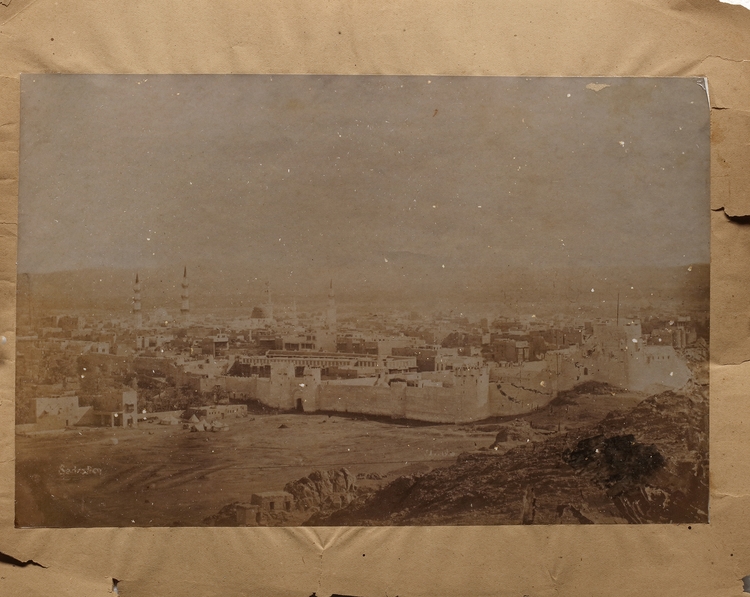 A COLLECTION OF SIX PHOTOGRAPHS OF MECCA AND MEDINA, EARLY 20TH CENTURY