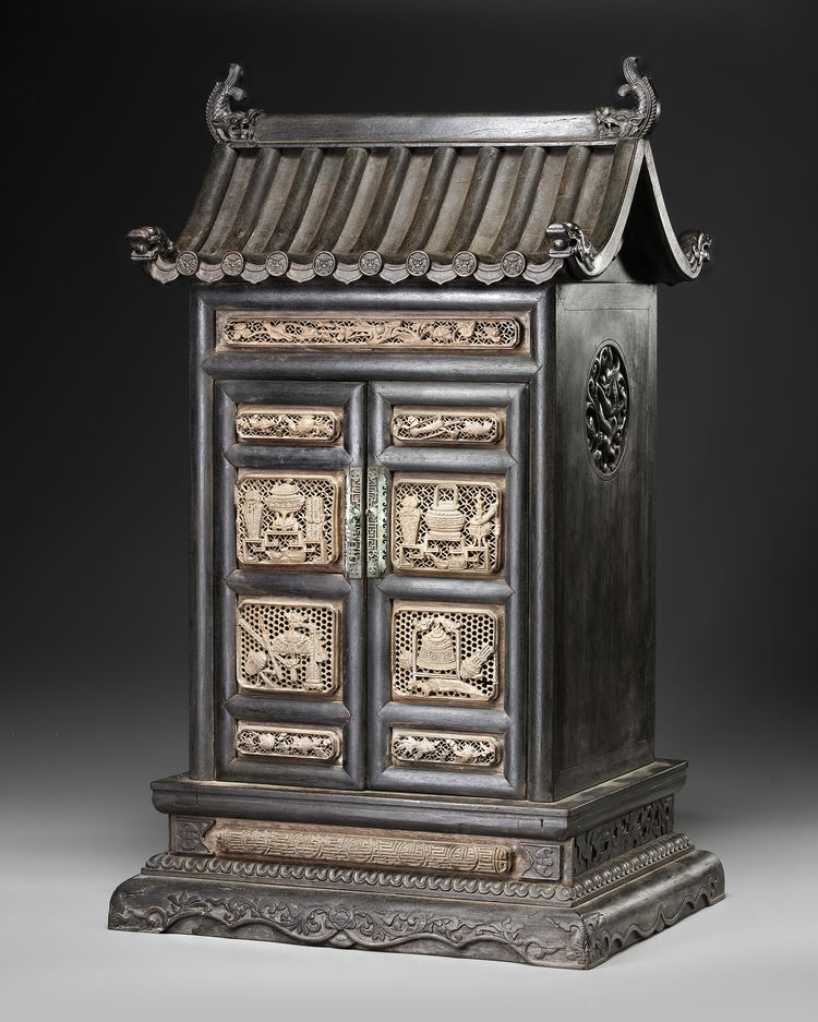 A CHINESE CARVED ZITAN ALTAR CABINET, QING DYNASTY (1644-1911)