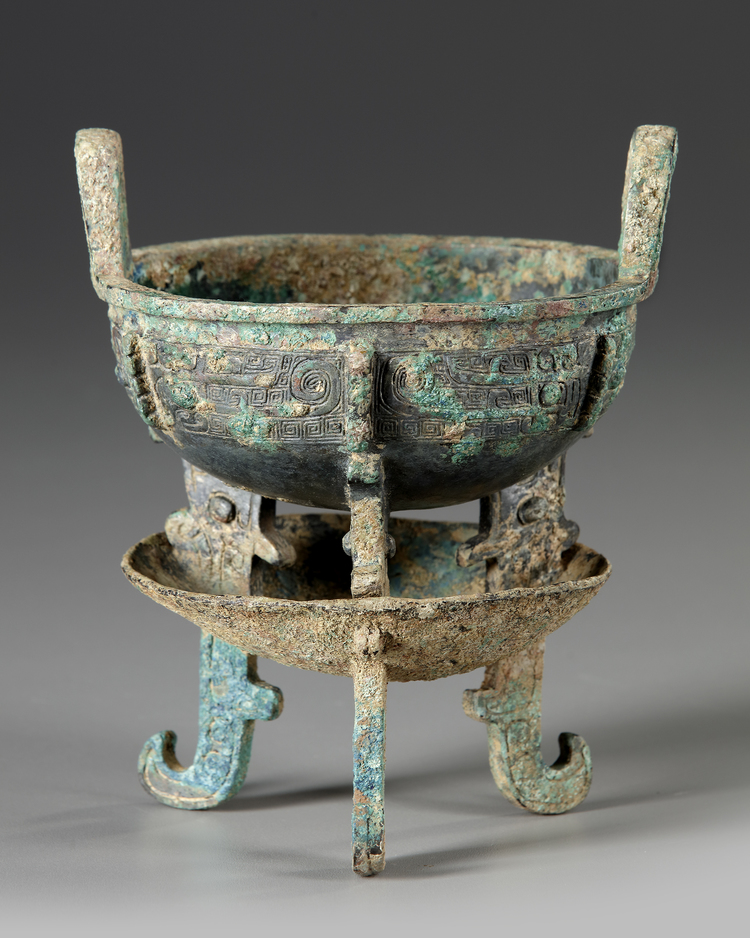 A CHINESE ARCHAIC BRONZE RITUAL FOOD VESSEL ( CHANG ZI DING), EARLY ...