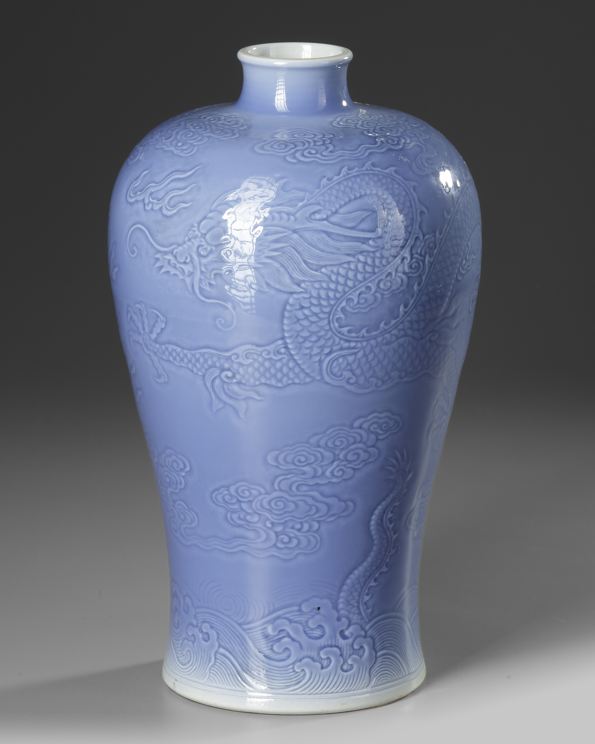 A CHINESE 'CLAIRE DE LUNE' MEIPING VASE, 19TH/20TH CENTURY