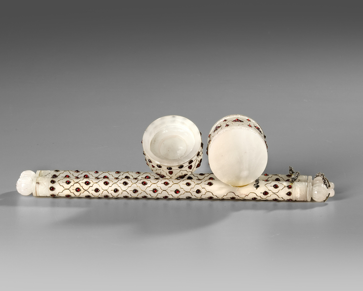 A MUGHAL STYLE WHITE PALE CELADON JADE SCRIBE'S CASE, 19TH CENTURY