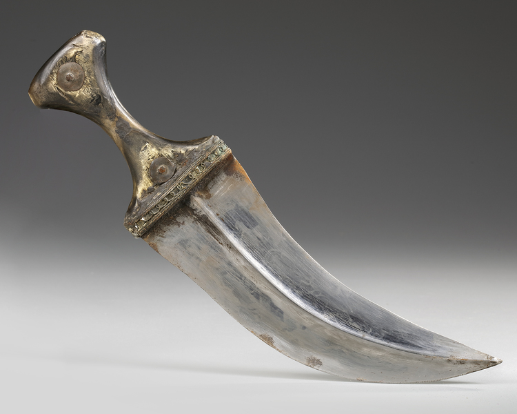 A CURVED DAGGER OR JAMBIYA, LEATHER SHEATH WITH EMBROIDERED BELT, YEMEN ...