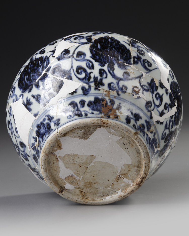 A CHINESE BLUE AND WHITE JAR, MING DYNASTY OR LATER