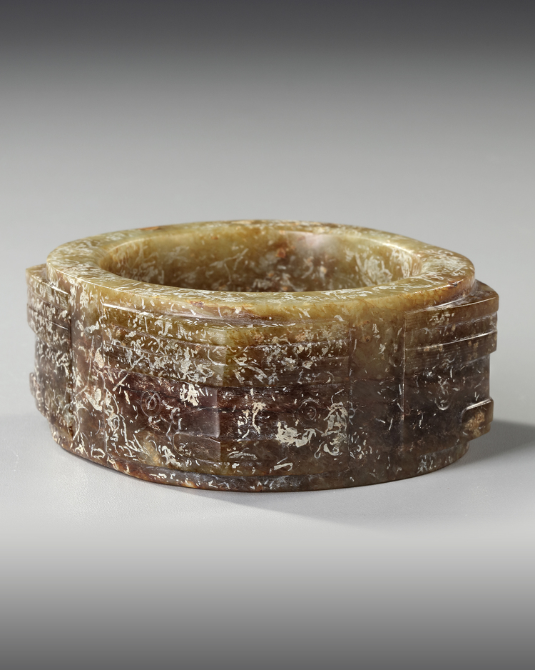 A LARGE ARCHAISTIC JADE CONG, MING DYNASTY (1368-1644)