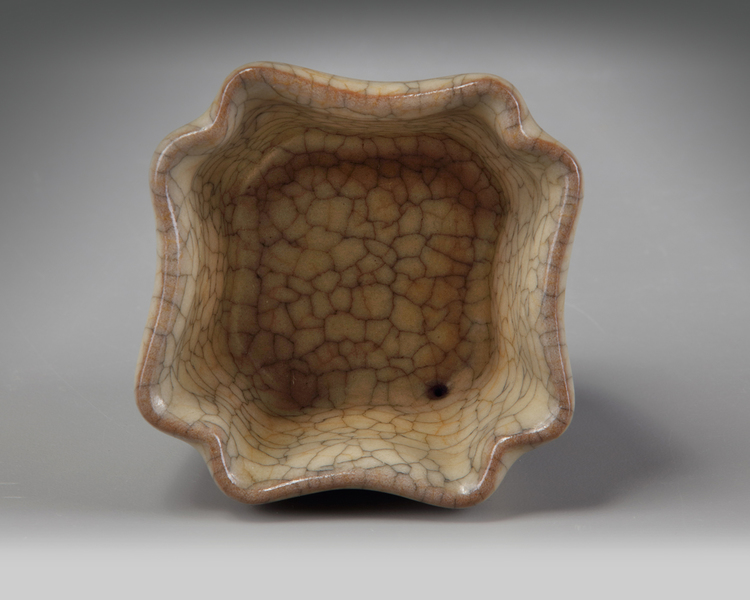 A CHINESE CRACKLE-GLAZED SQUARE-SECTION CUP, QING DYNASTY (1644-1911)