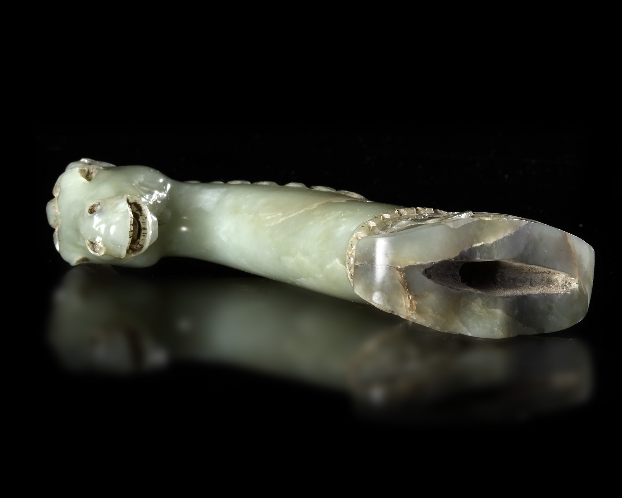 A MUGHAL CELADON JADE HANDLED DAGGER,18TH EARLY 19TH CENTURY