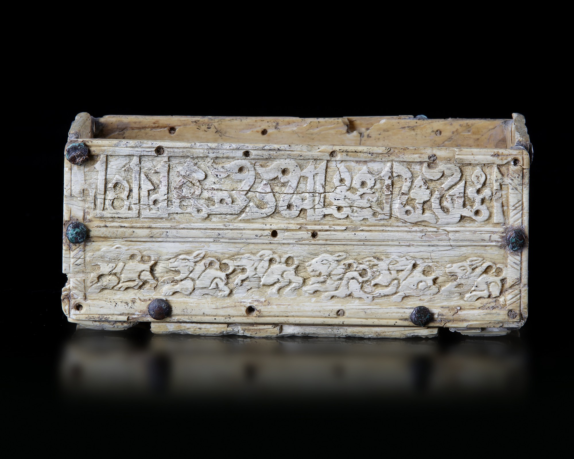 A FATIMID IVORY CARVED BOX, EGYPT OR SYRIA, 10TH-11TH CENTURY