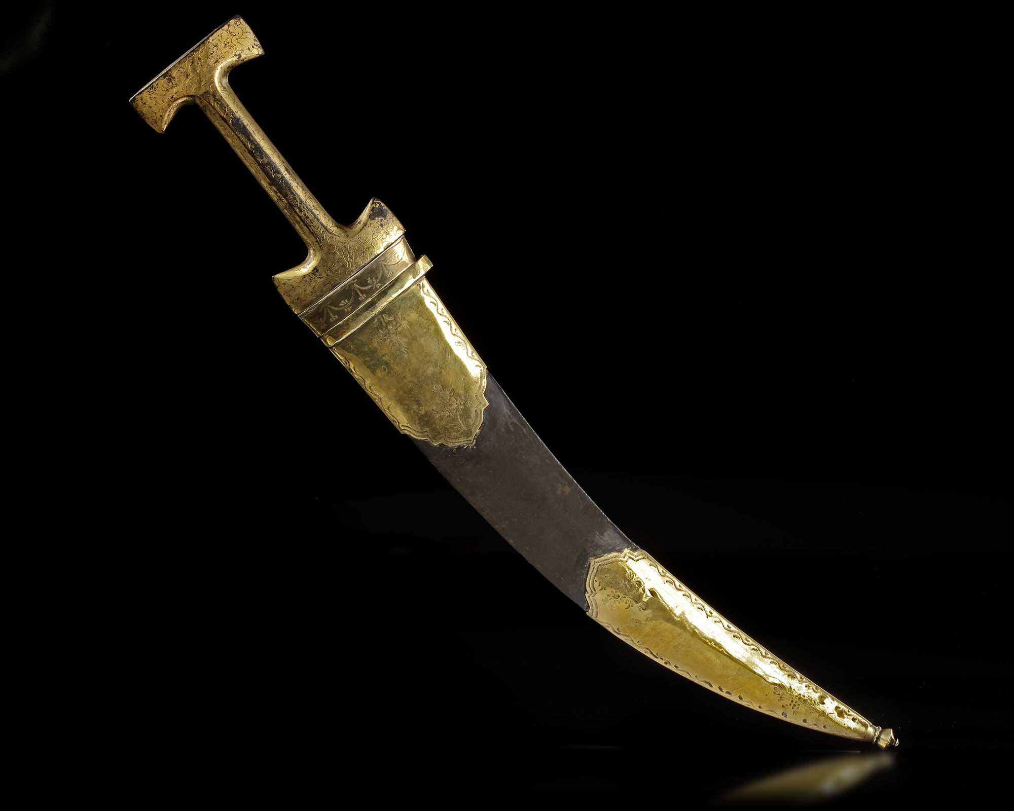 AN OTTOMAN DAGGER WITH TOMBAK HILT AND SCABBARD, TURKEY, 19TH CENTURY