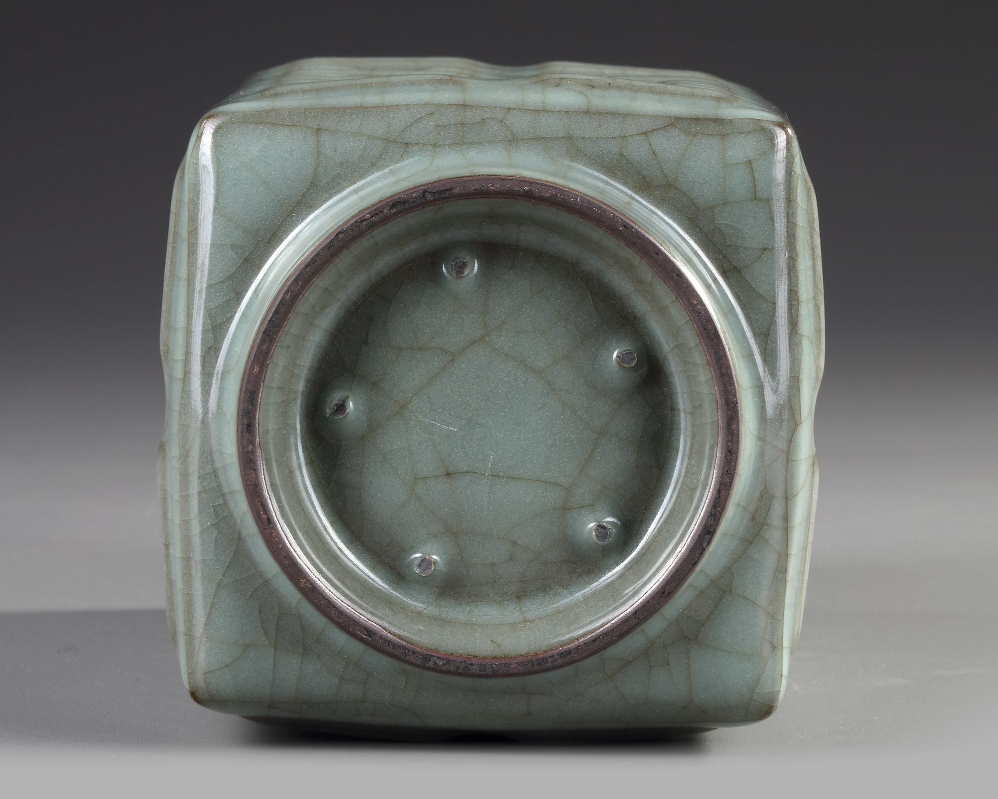 A CHINESE GUAN-TYPE CONG VASE, QING DYNASTY (1644-1912)