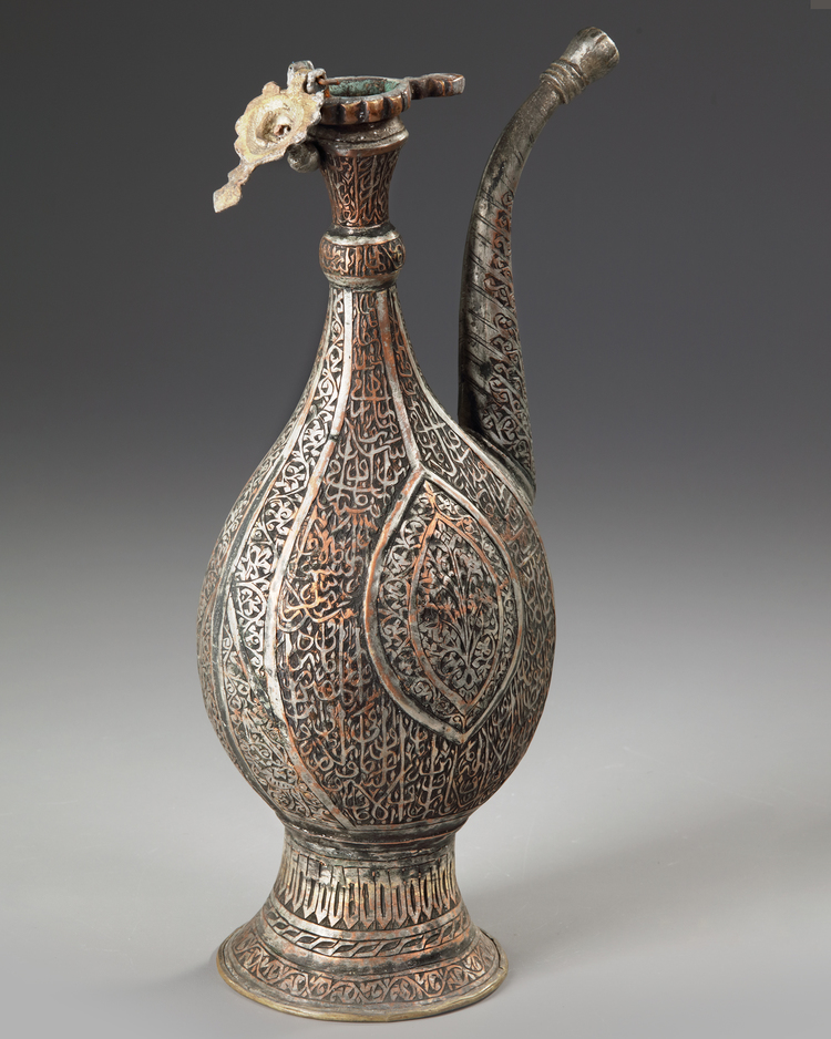 A COPPER INLAID ENGRAVED METAL EWER, 19TH-20TH CENTURY