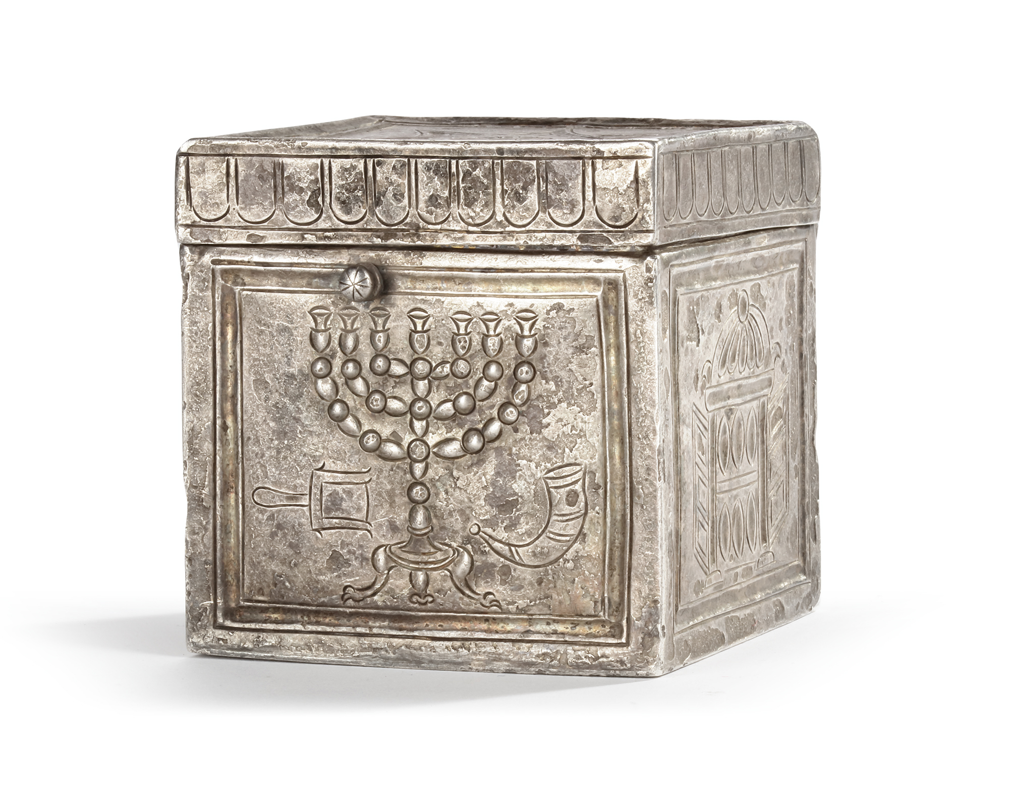 A LATE ROMAN SILVER BOX WITH JUDAIC SUBJECTS, 4TH CENTURY AD