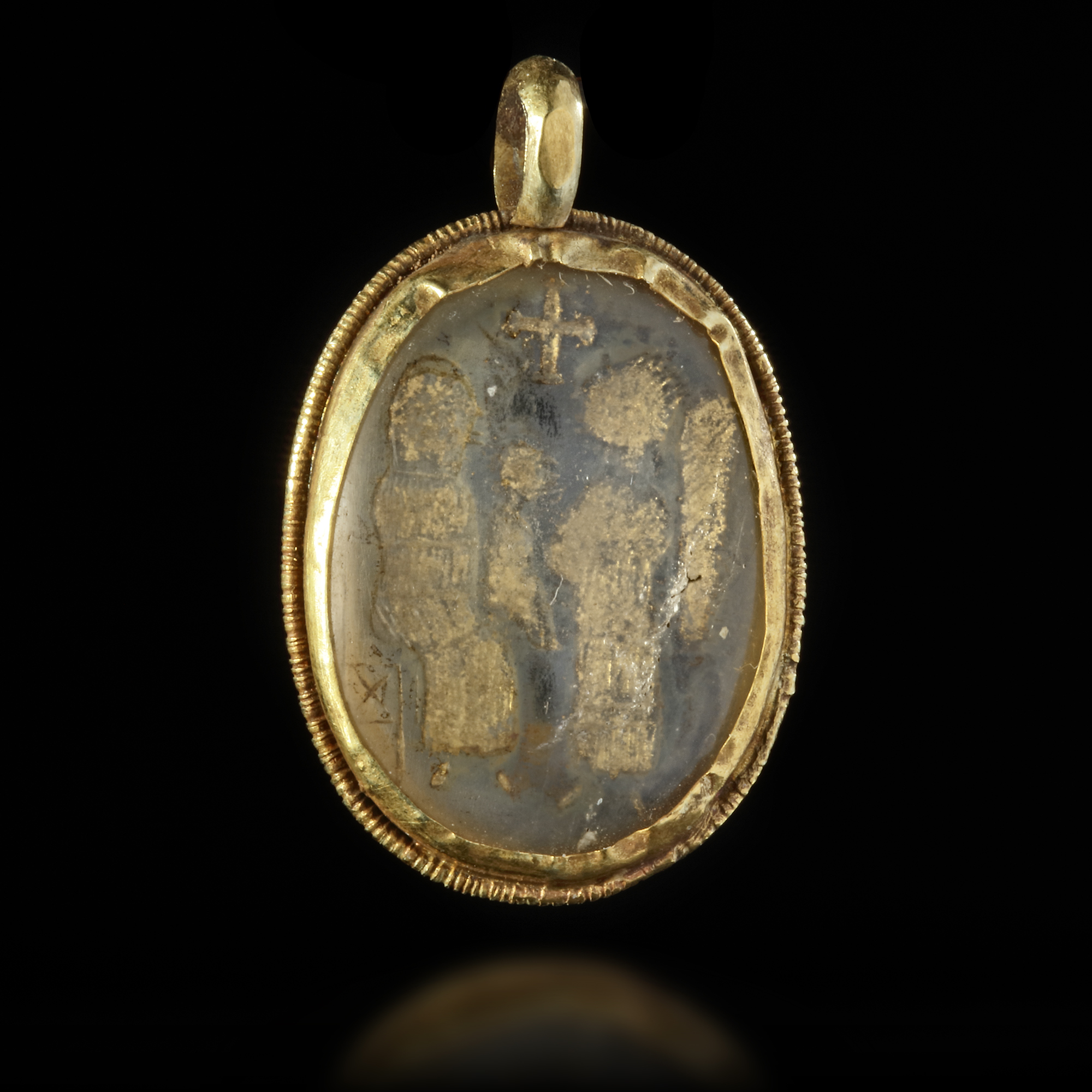 A GOLD AND ROCK CRYSTAL PENDANT BYZANTINE, 6TH CENTURY AD