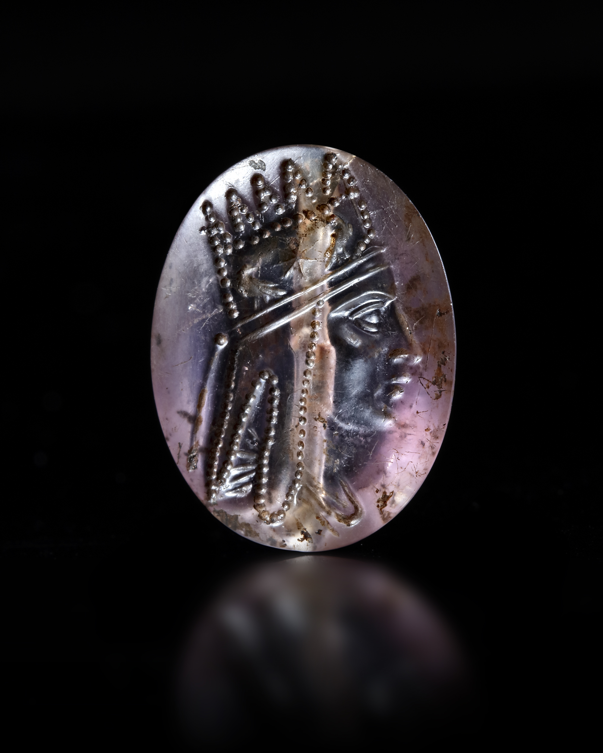 AN AMETHYST INTAGLIO OF TIGRANES THE GREAT, 1ST CENTURY BC