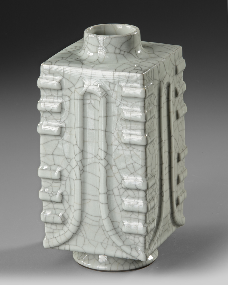 A CHINESE GUAN TYPE CONG VASE, QING DYNASTY (1644-1911)