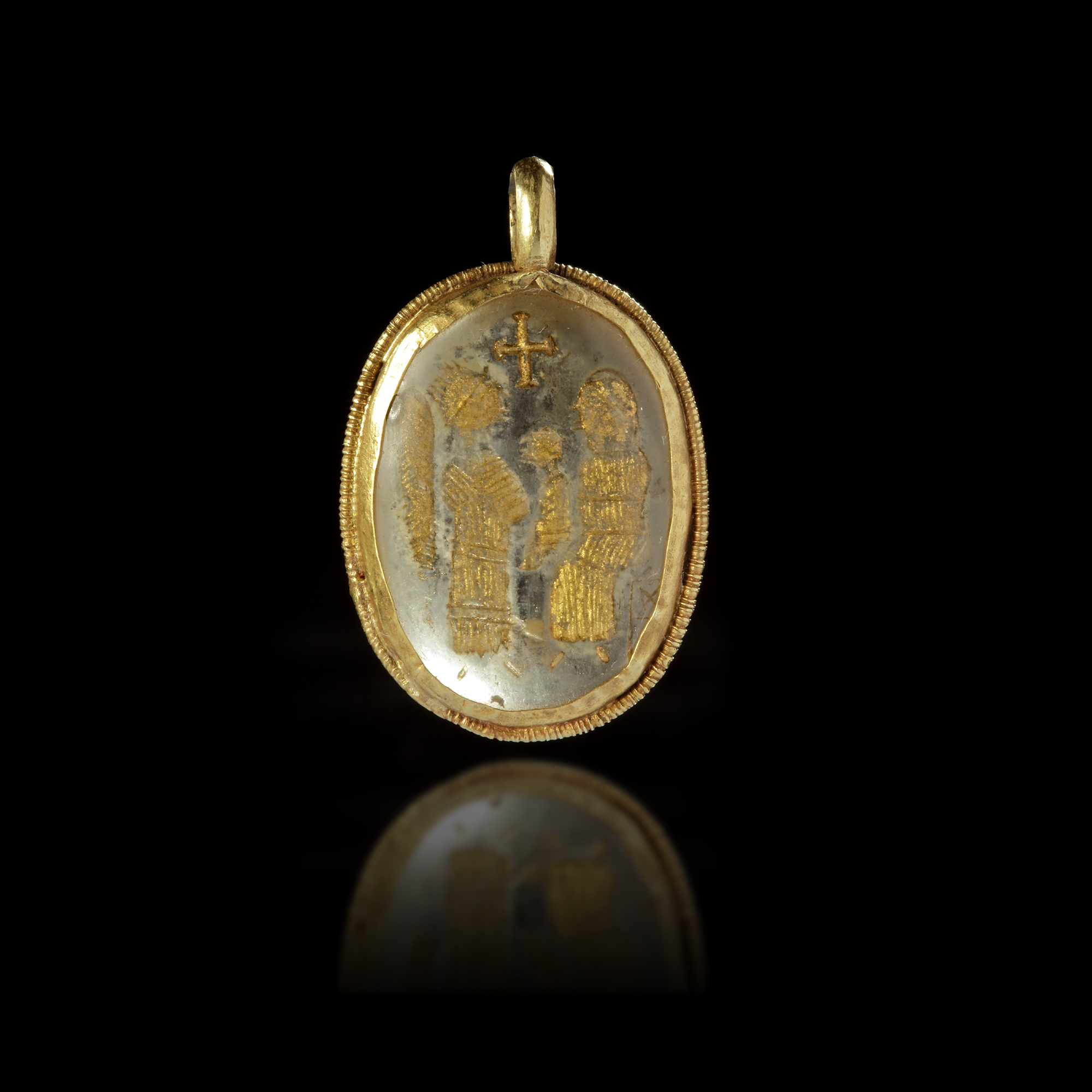 A GOLD AND ROCK CRYSTAL PENDANT BYZANTINE, 6TH CENTURY AD