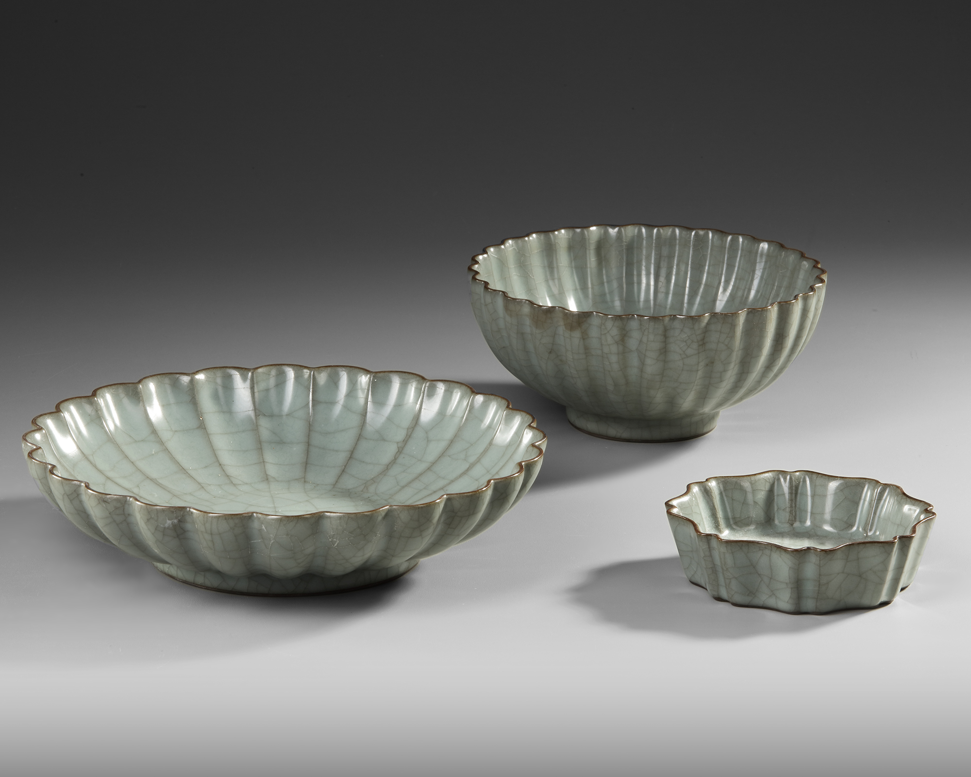 THREE CHINESE GUAN-TYPE WARES, QING DYNASTY (1644-1912)