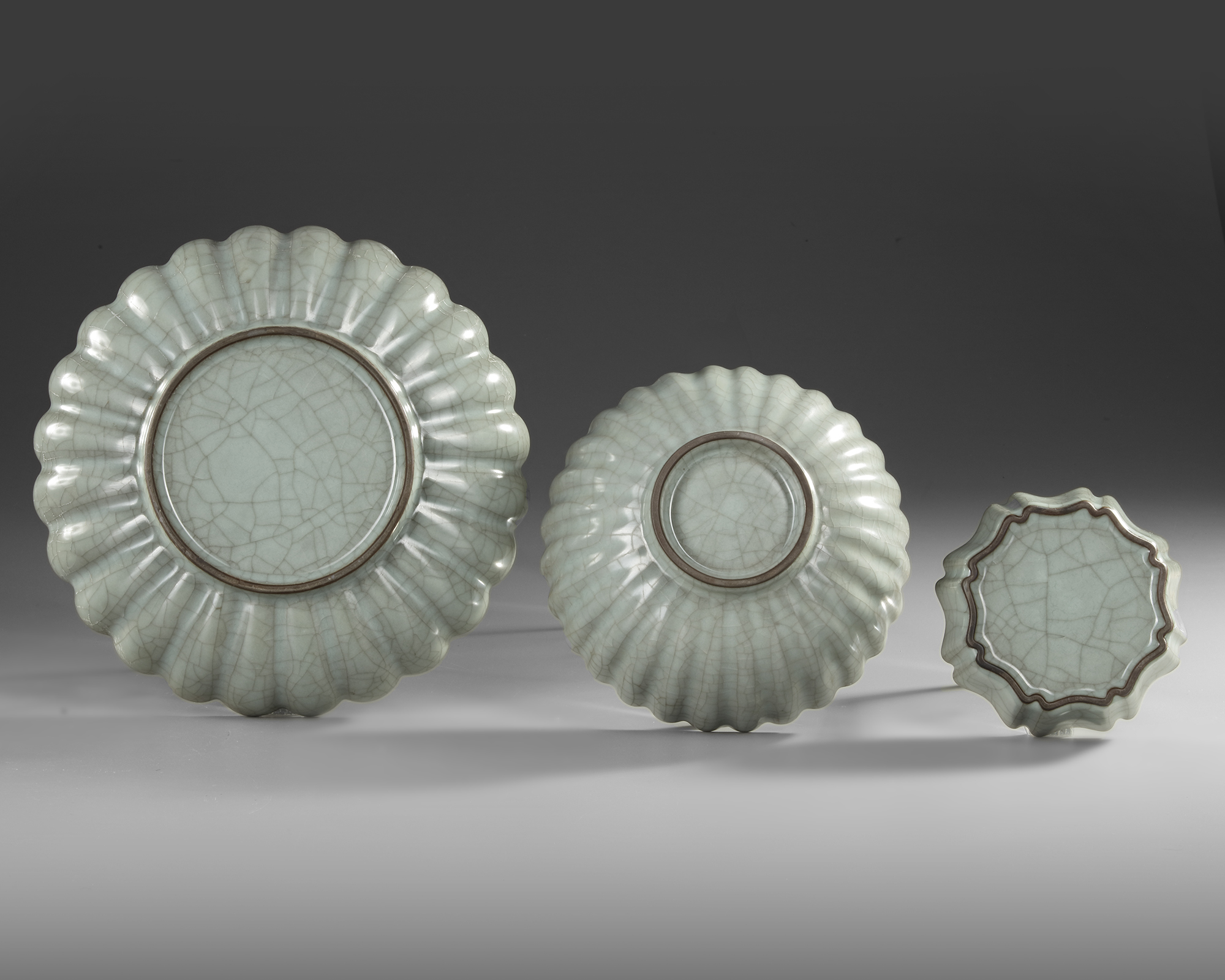 THREE CHINESE GUAN-TYPE WARES, QING DYNASTY (1644-1912)