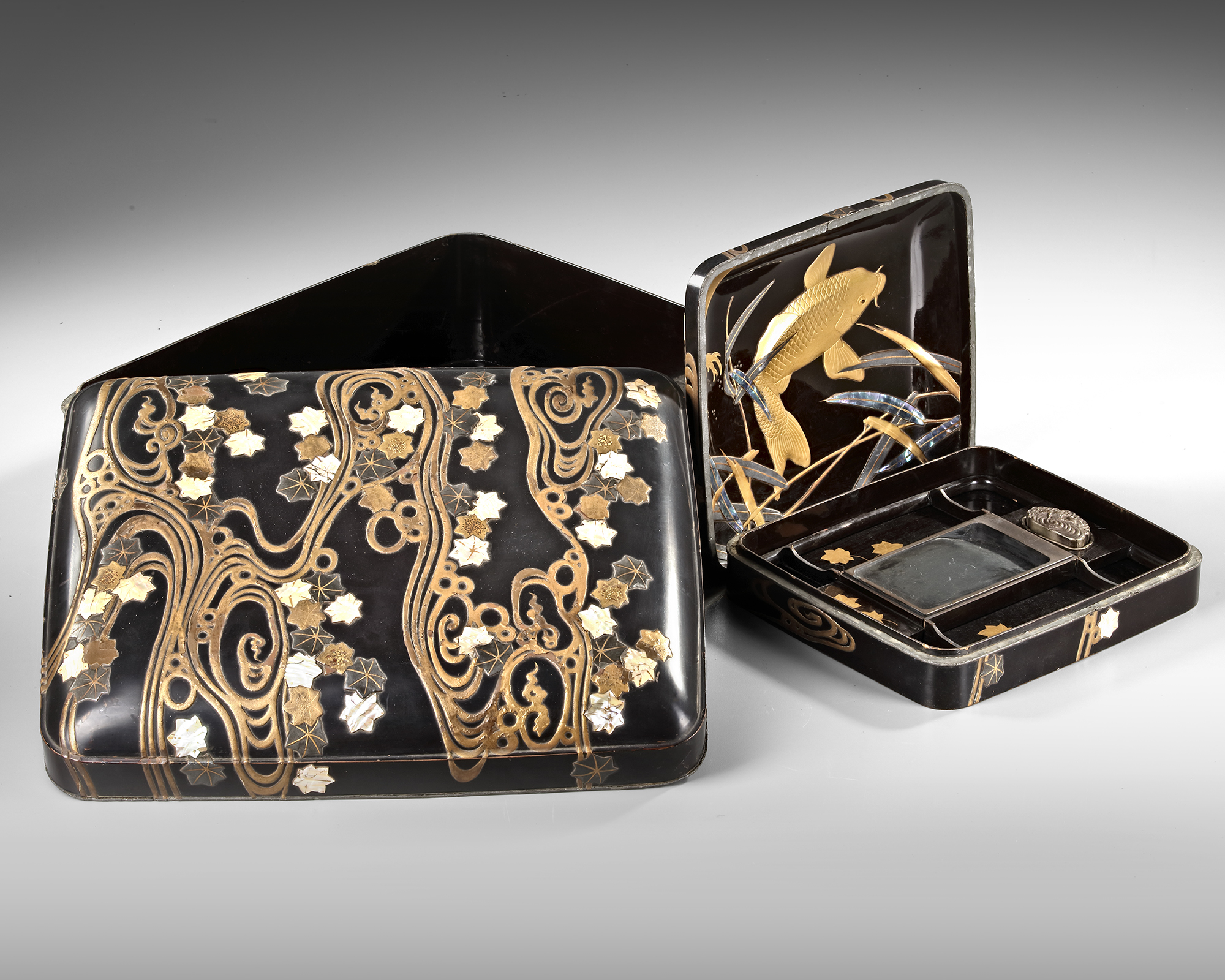 A JAPANESE BLACK LACQUERED SUZURIBAKO, EDO PERIOD (1603-1868)