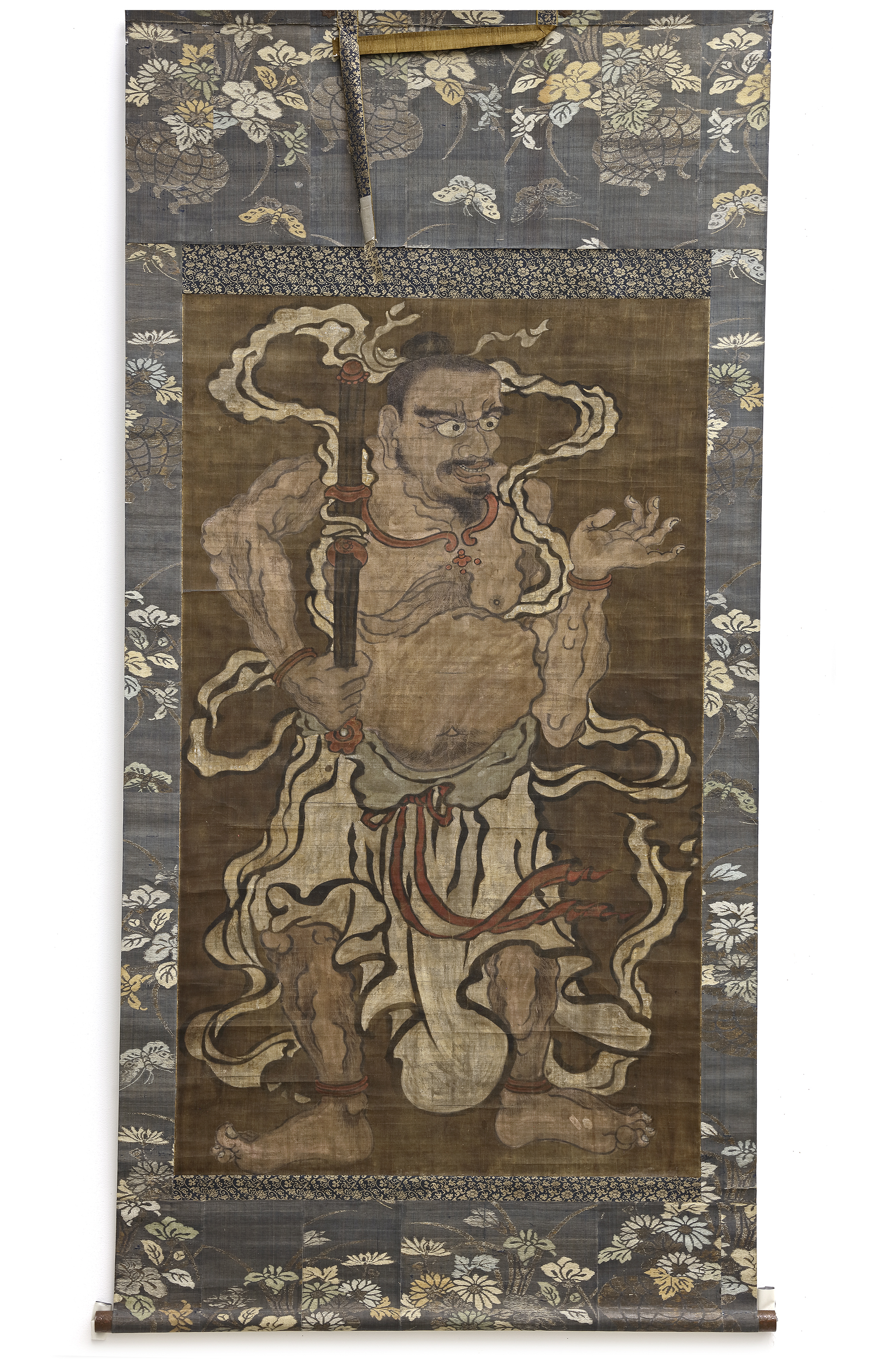 A JAPANESE PAIR OF EARLY EDO-PERIOD KAKEJIKU, DEPICTING NIÔ GUARDIANS ...