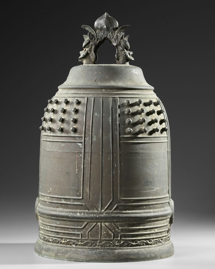 A JAPANESE BRONZE TEMPLE BELL, 19TH CENURY