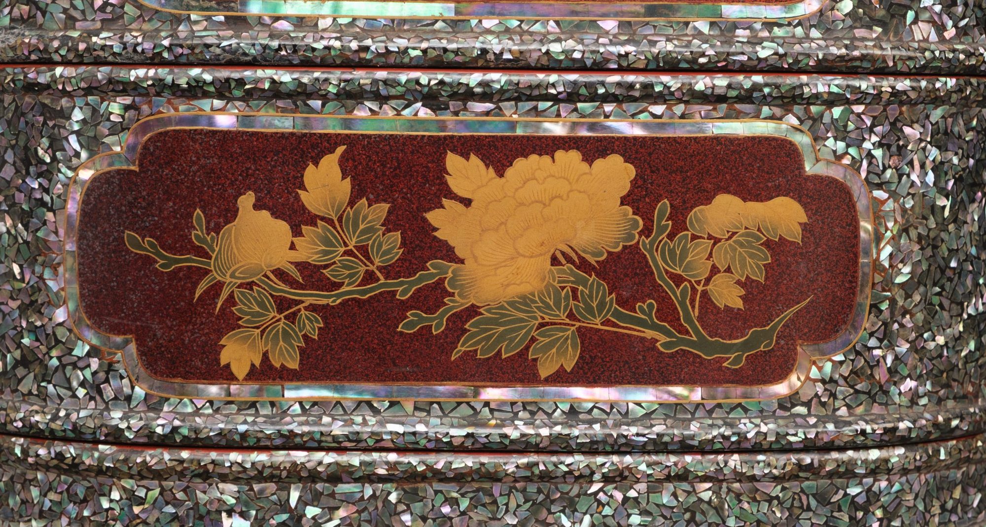 A LARGE 4-TIERED MOTHER OF PEARL INLAID LACQUER JÛBAKO