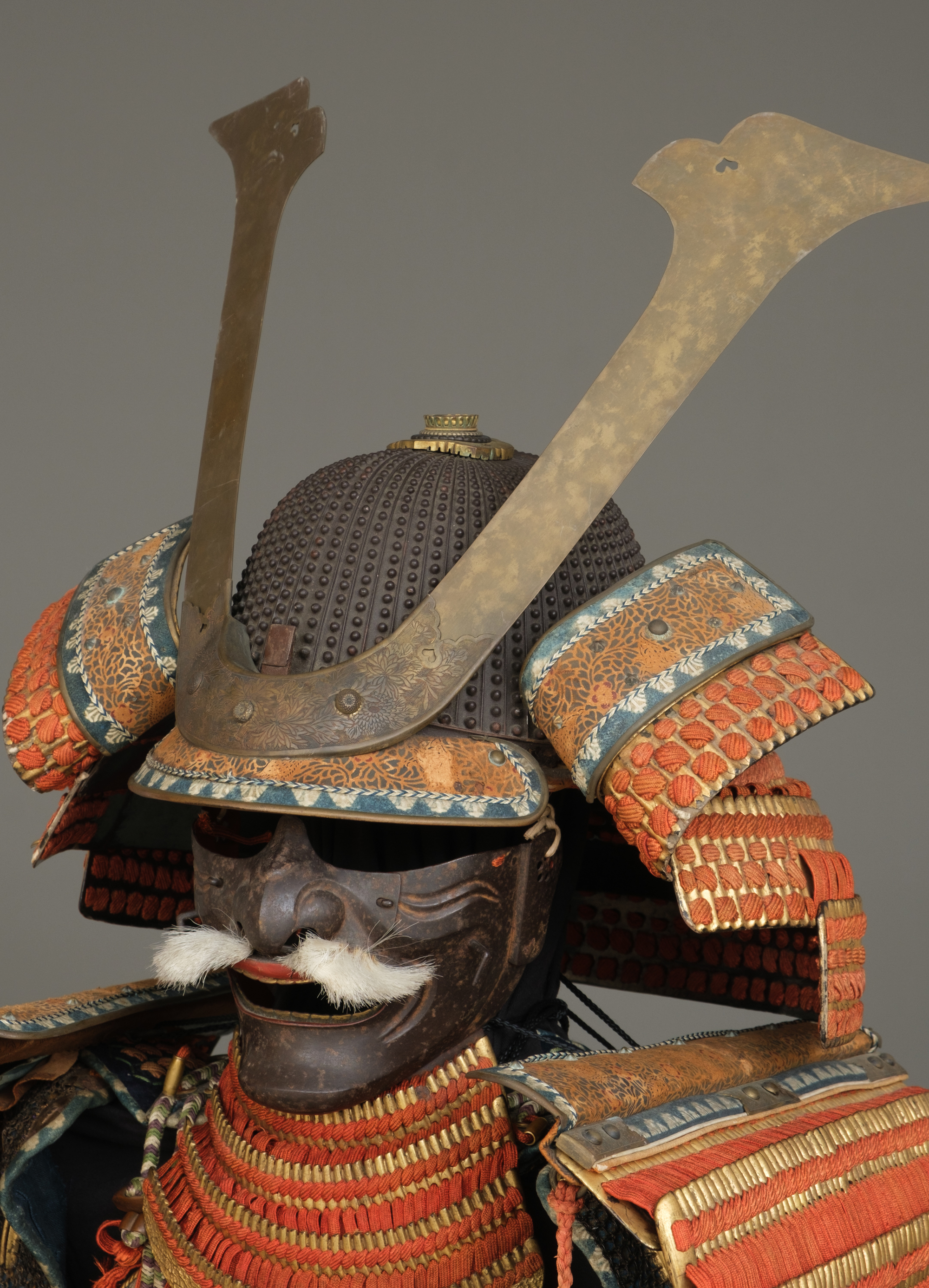 A GOLD LACQUER JAPANESE SUIT OF ARMOUR (YOROI), LATE EDO PERIOD
