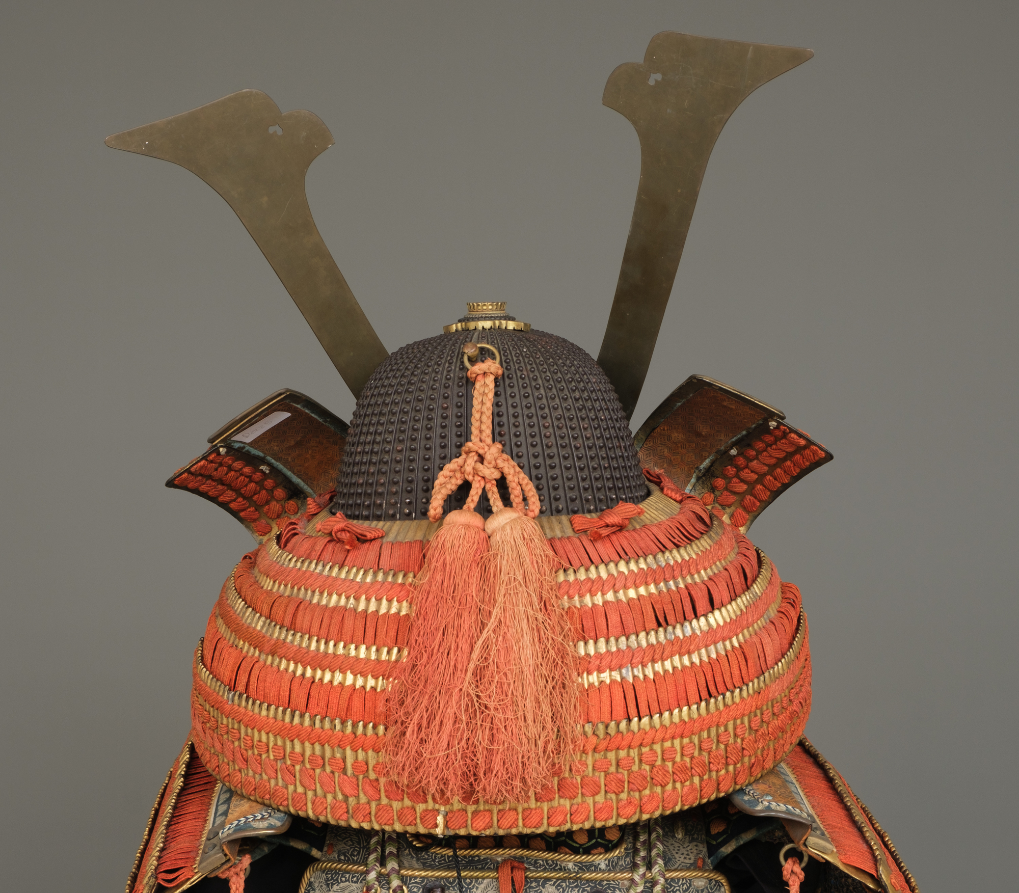 A GOLD LACQUER JAPANESE SUIT OF ARMOUR (YOROI), LATE EDO PERIOD