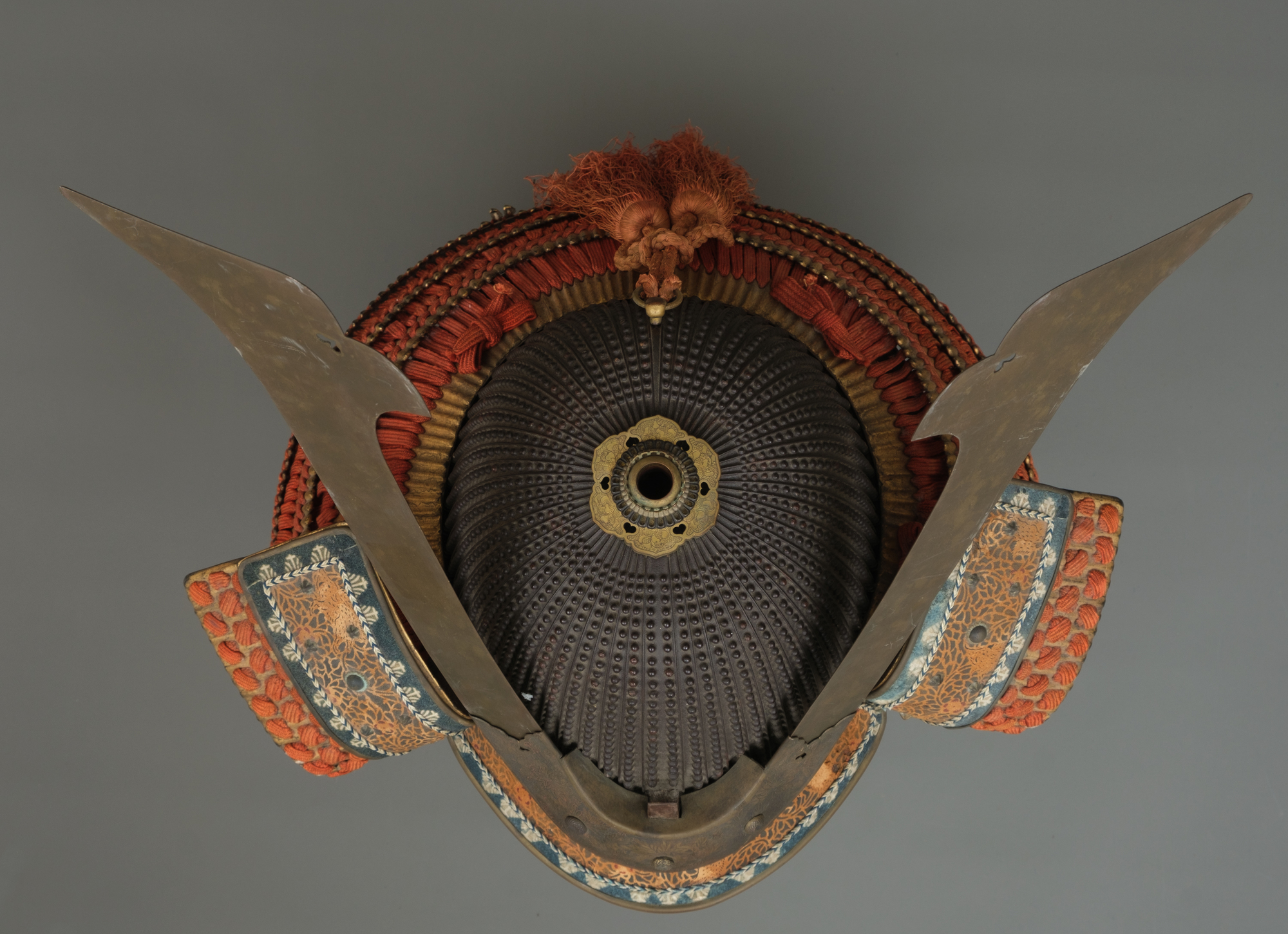 A GOLD LACQUER JAPANESE SUIT OF ARMOUR (YOROI), LATE EDO PERIOD